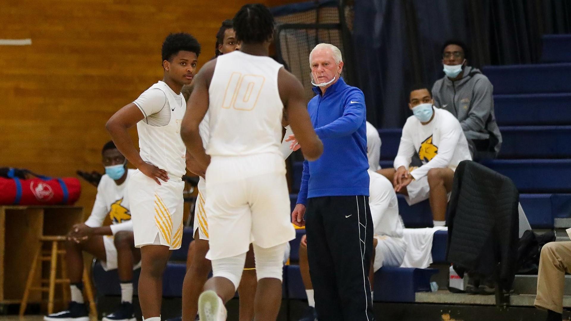 Second half shooting lifts Bison over Tomcats - Thiel College Athletics