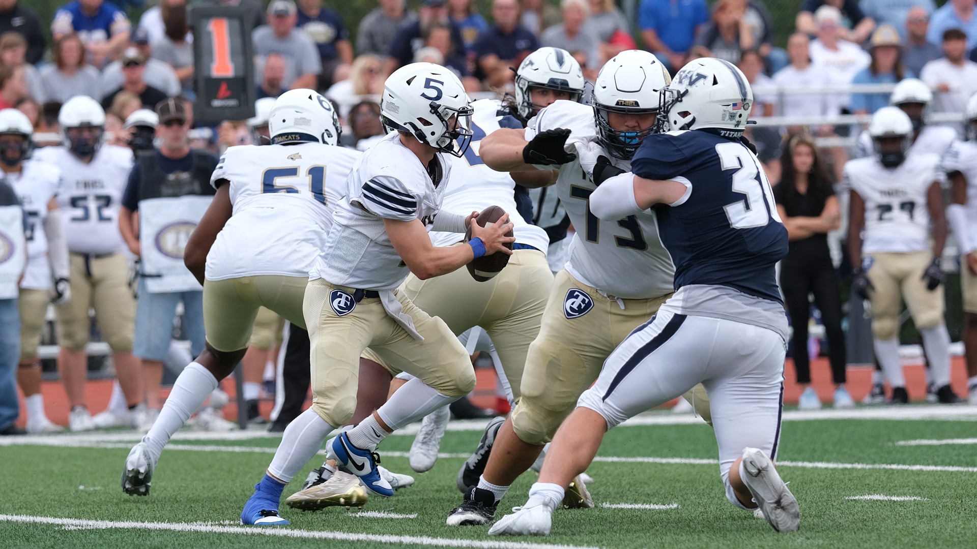 Tomcats fall to Titans - Thiel College Athletics