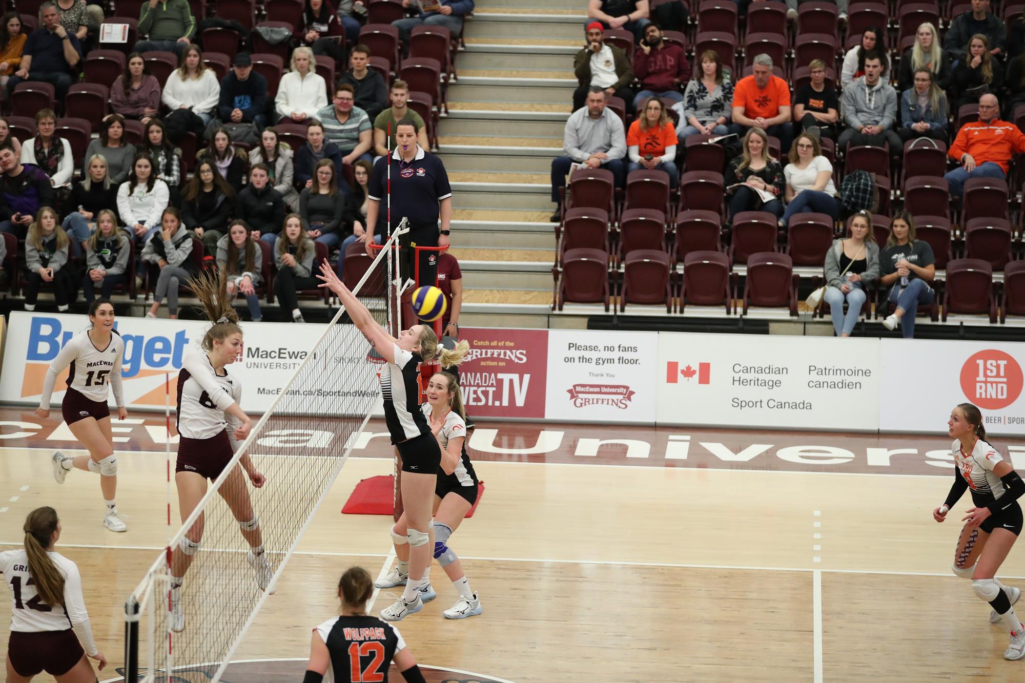 Elizabeth Reimer - Women's Volleyball - Thompson Rivers University