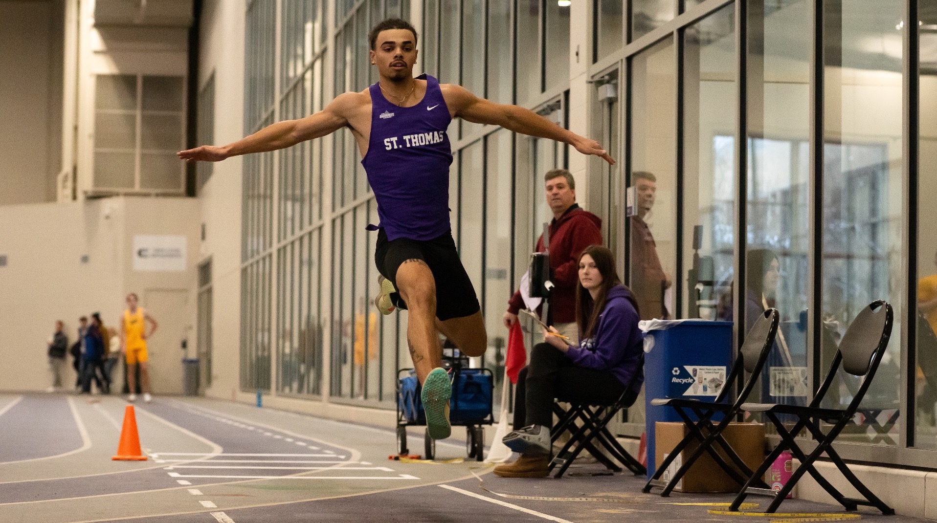 Track and Field teams compete this weekend at U of M meet - The ...
