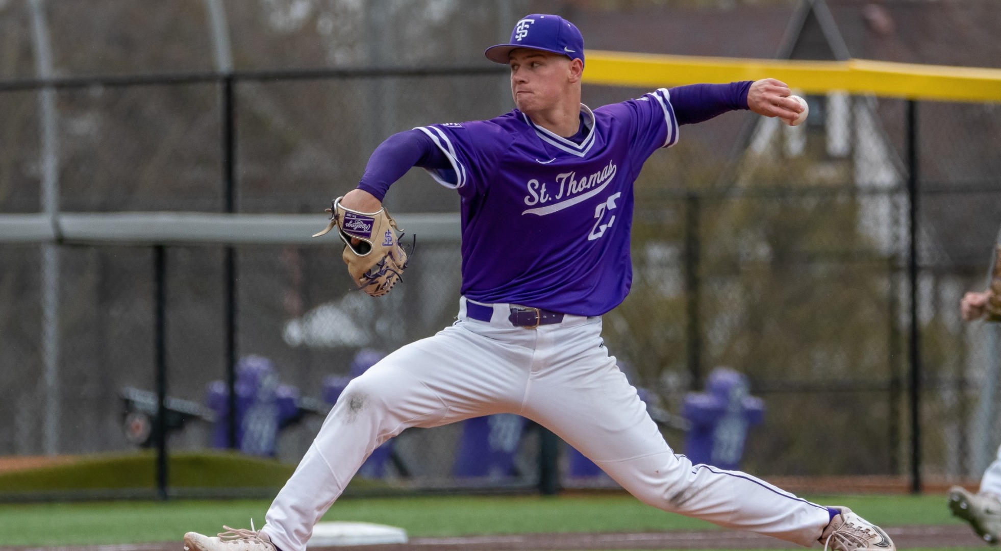 Baseball splits Sunday doubleheader at South Dakota State - The ...