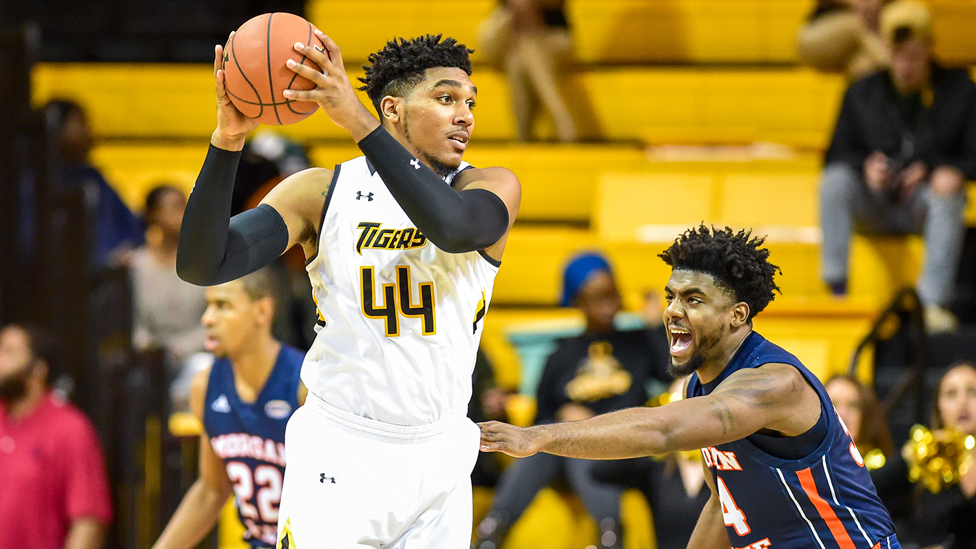 Alex Thomas - Men's Basketball - Towson University Athletics