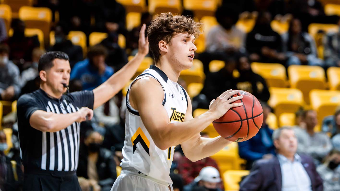 Jason Gibson - Men's Basketball - Towson University Athletics