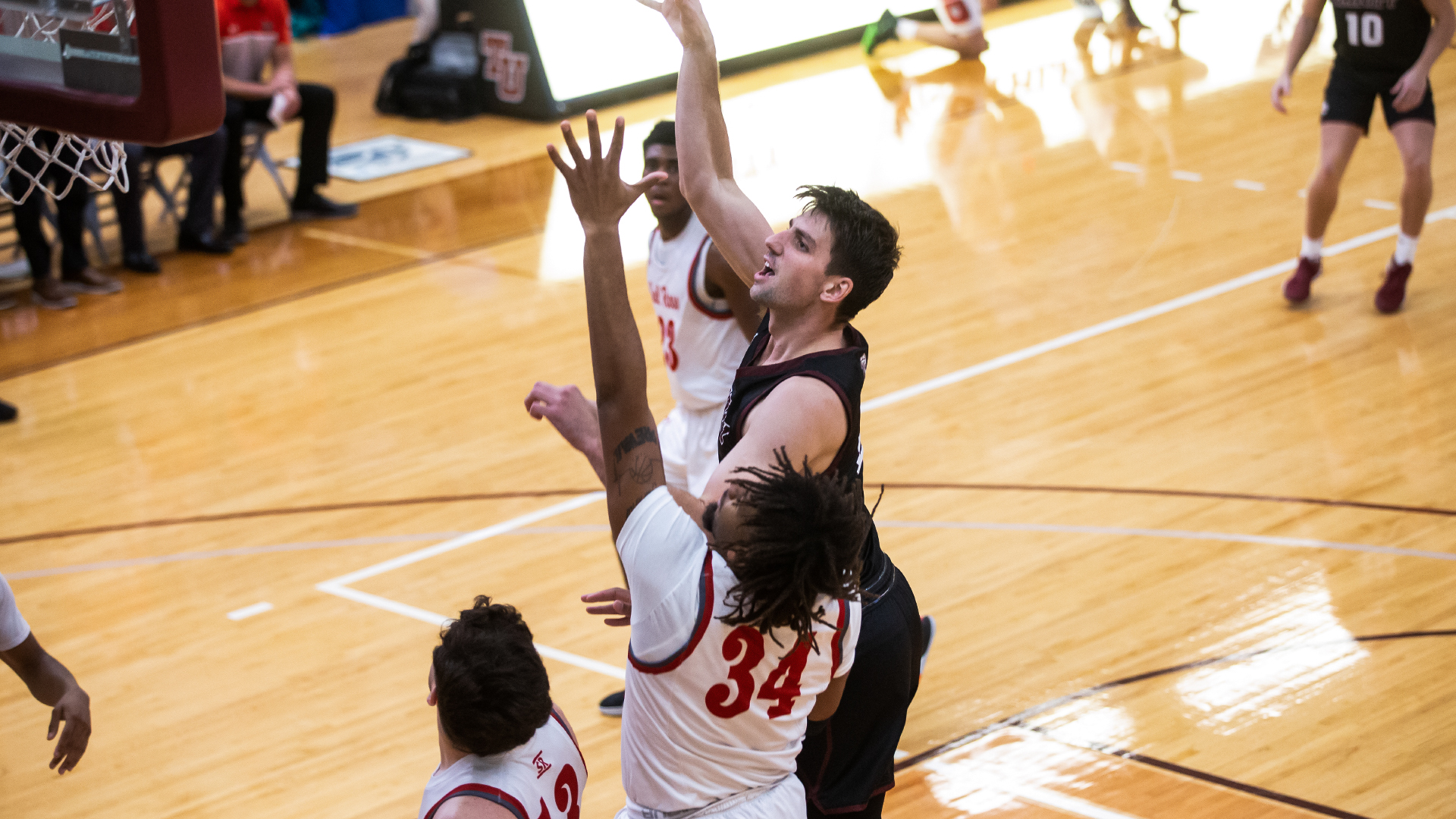 Trinity Men's Basketball Squeezes Past Sul Ross, 89-81 - Trinity University