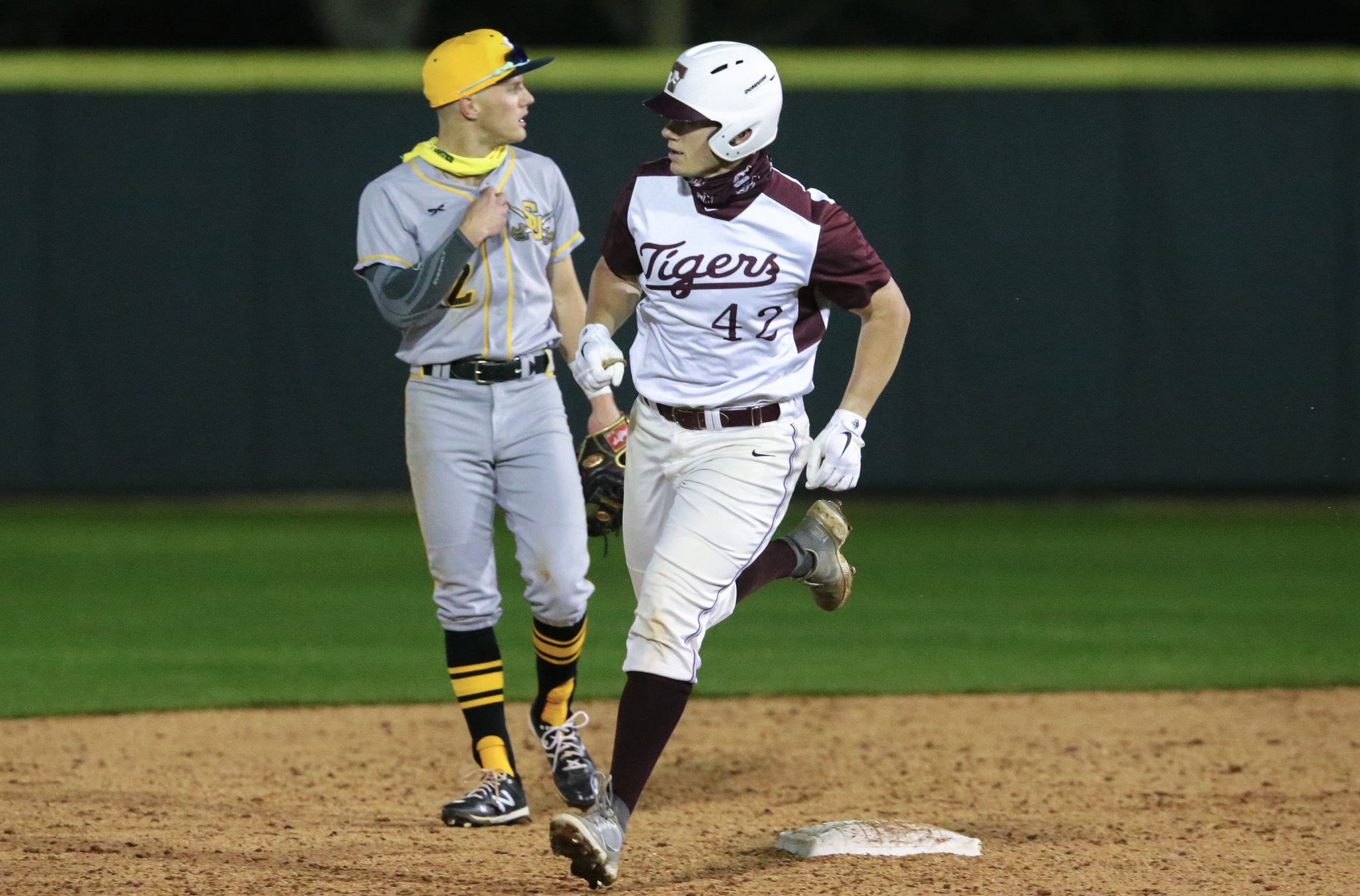 Tigers Continue Season-Opening Streak; 7-3 at HSU - Trinity University