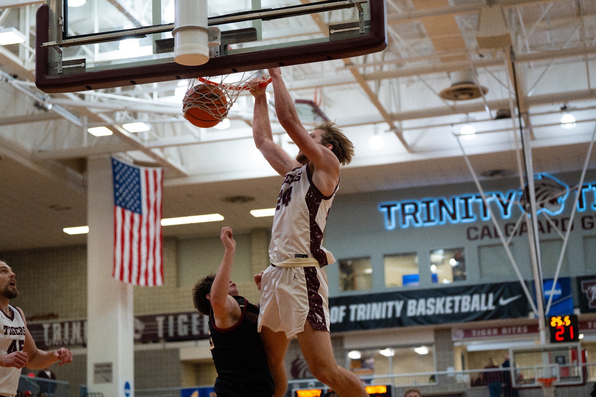 #22 Tiger Men Open Weekend With Blowout Win - Trinity University