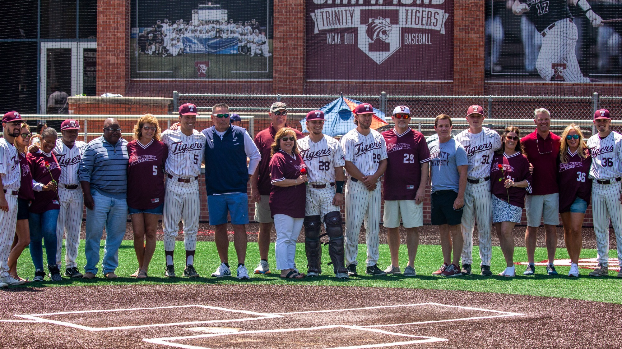 Baseball Celebrates Senior Day With SCAC Sweep of Schreiner - Trinity ...