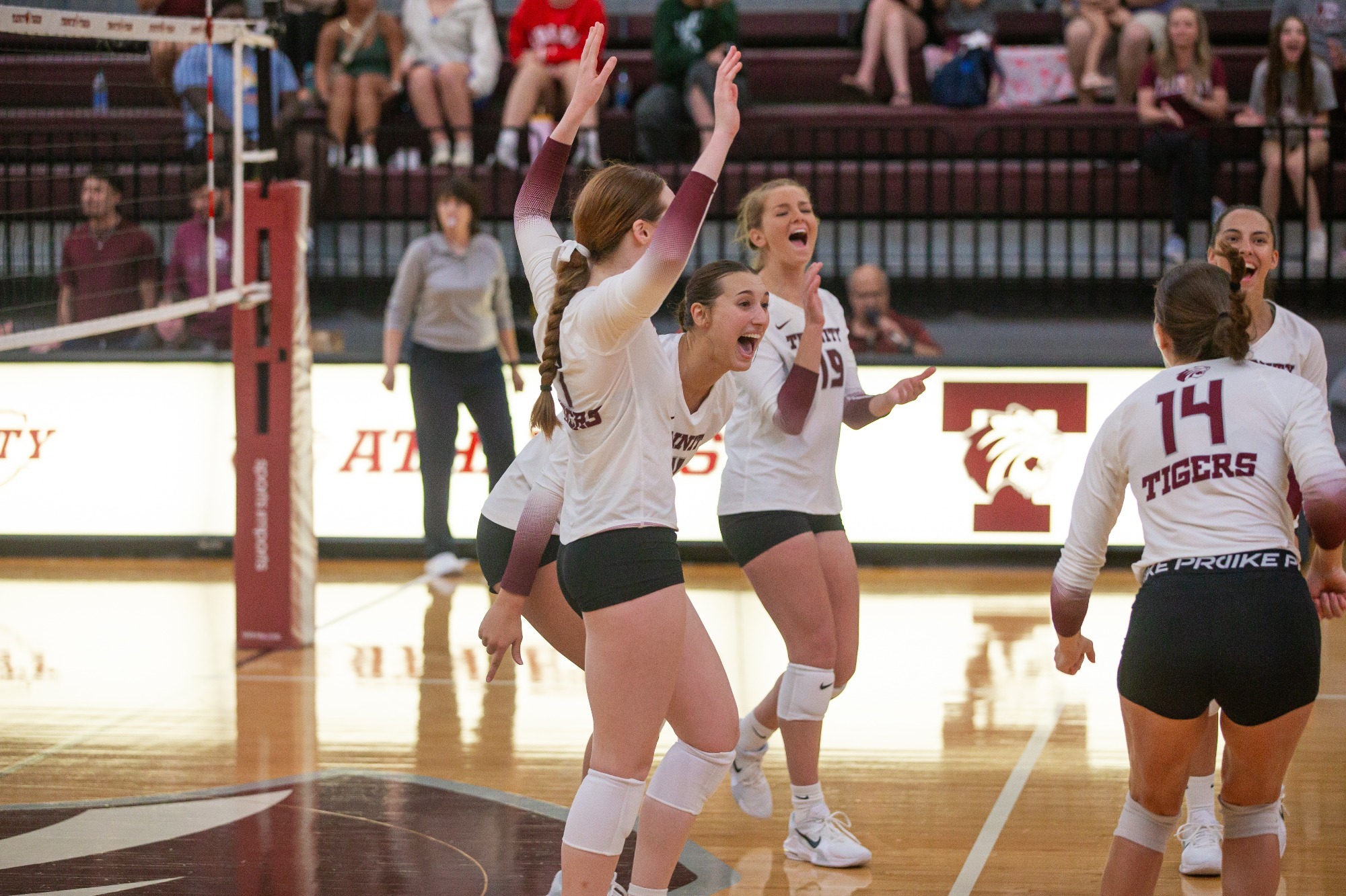 No. 2 Trinity Volleyball Splits Final Day of Action at National Invite ...