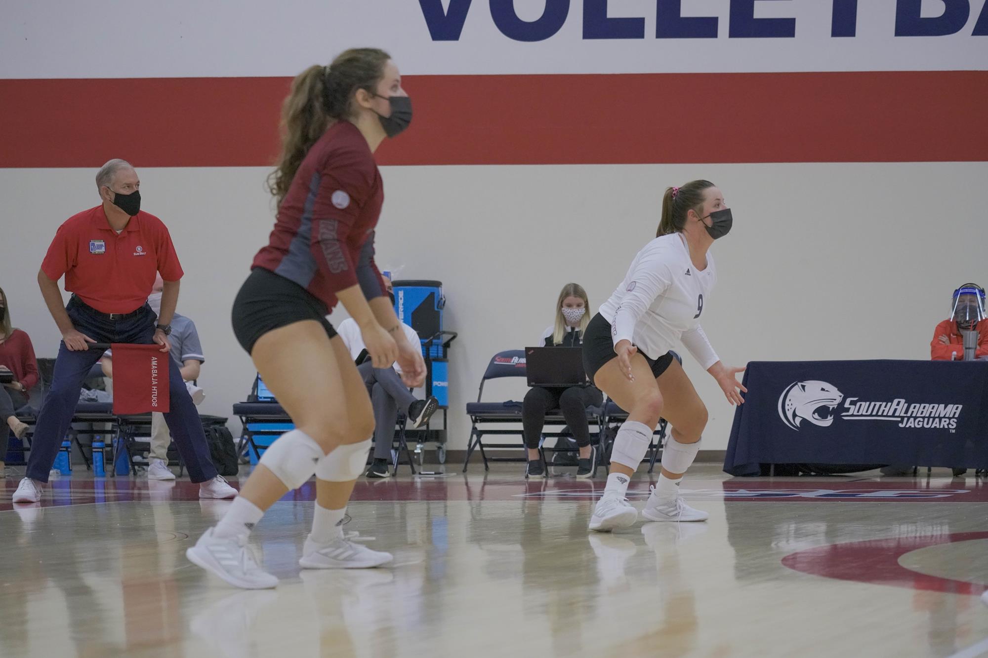 Jeffcoat Reaches Milestone as Trojans Fall to Jaguars - Troy University ...