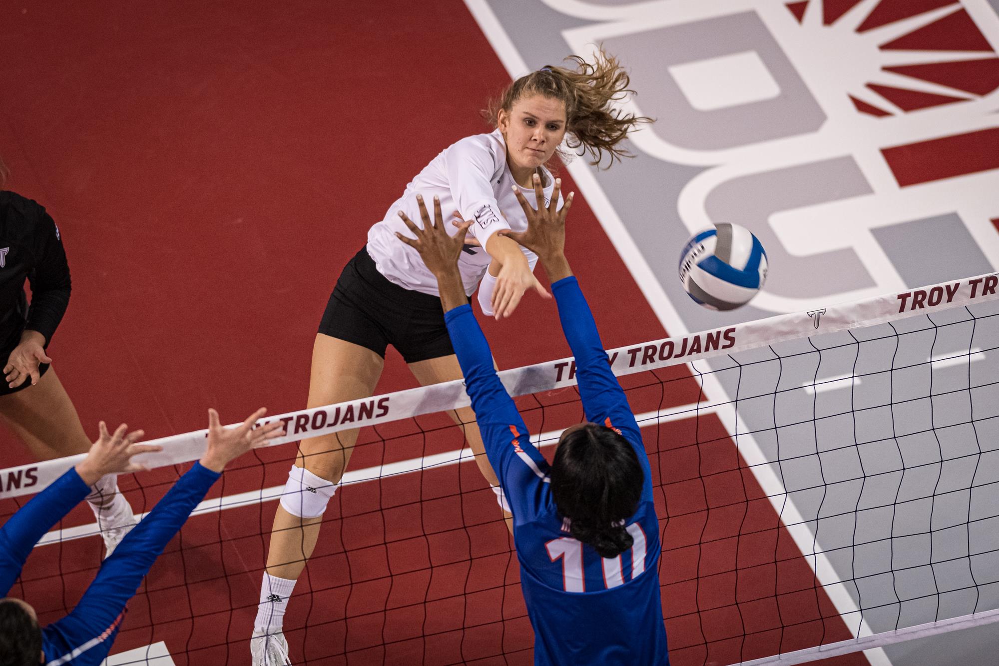 Janelle Davis Volleyball