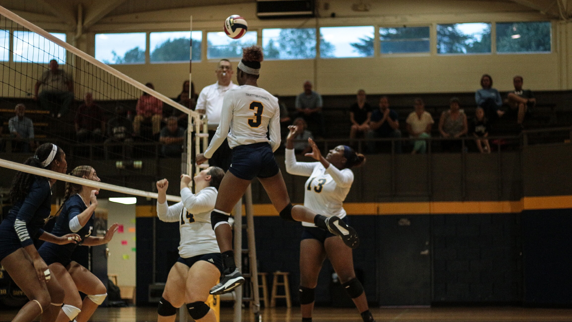 Volleyball wins second straight AAC road match - Truett McConnell ...