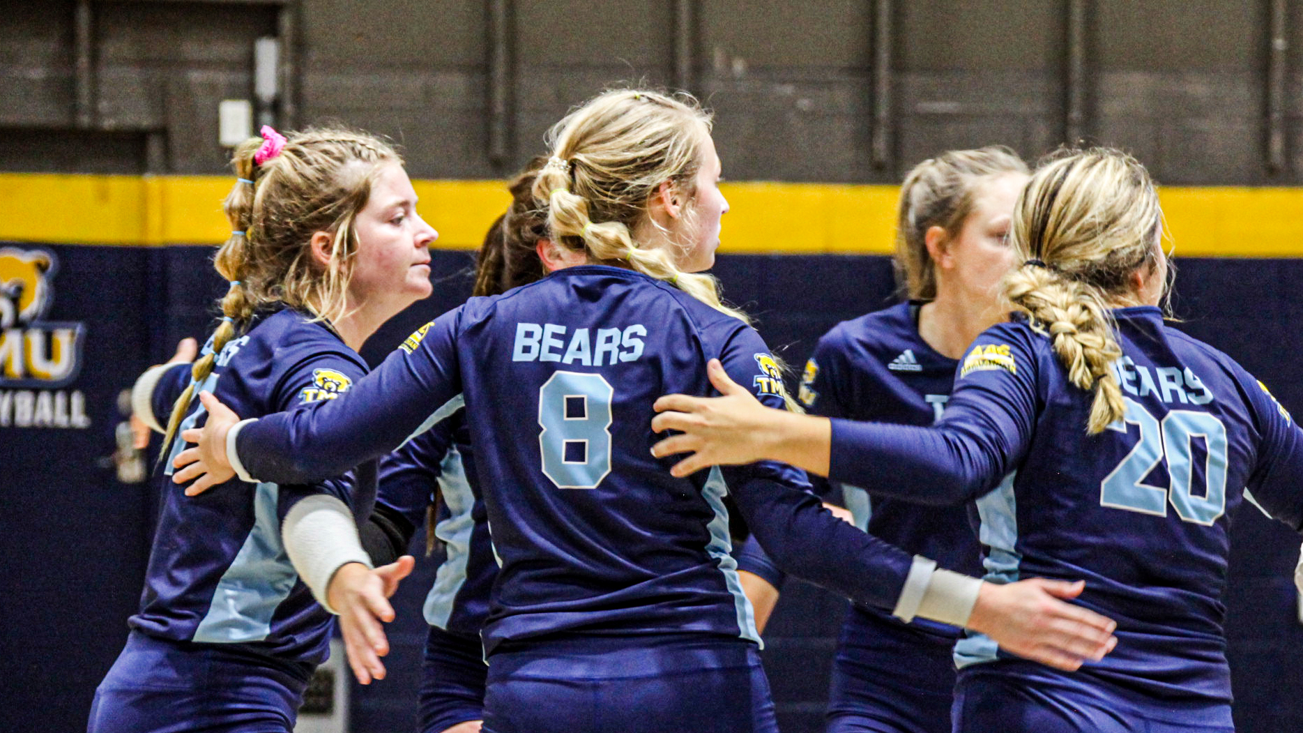 Women’s volleyball concludes 2022 season at AAC tournament - Truett ...