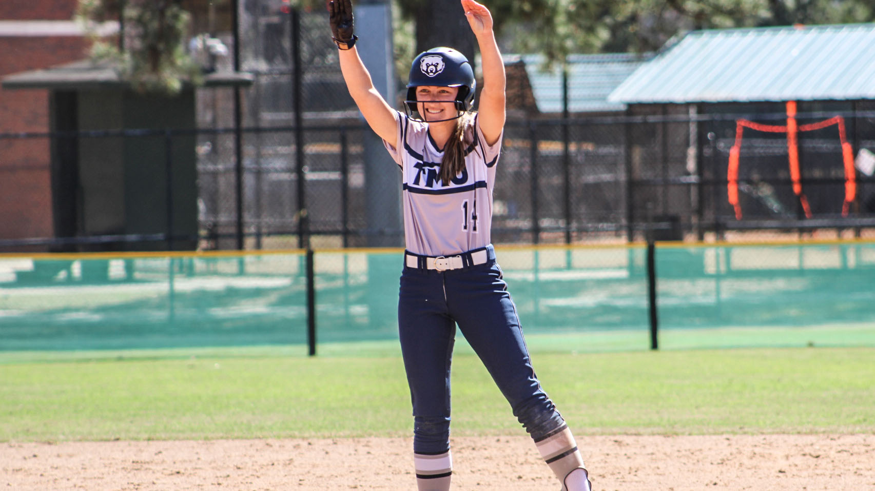 Softball bands together on day two of NFCA Classic - Truett McConnell ...