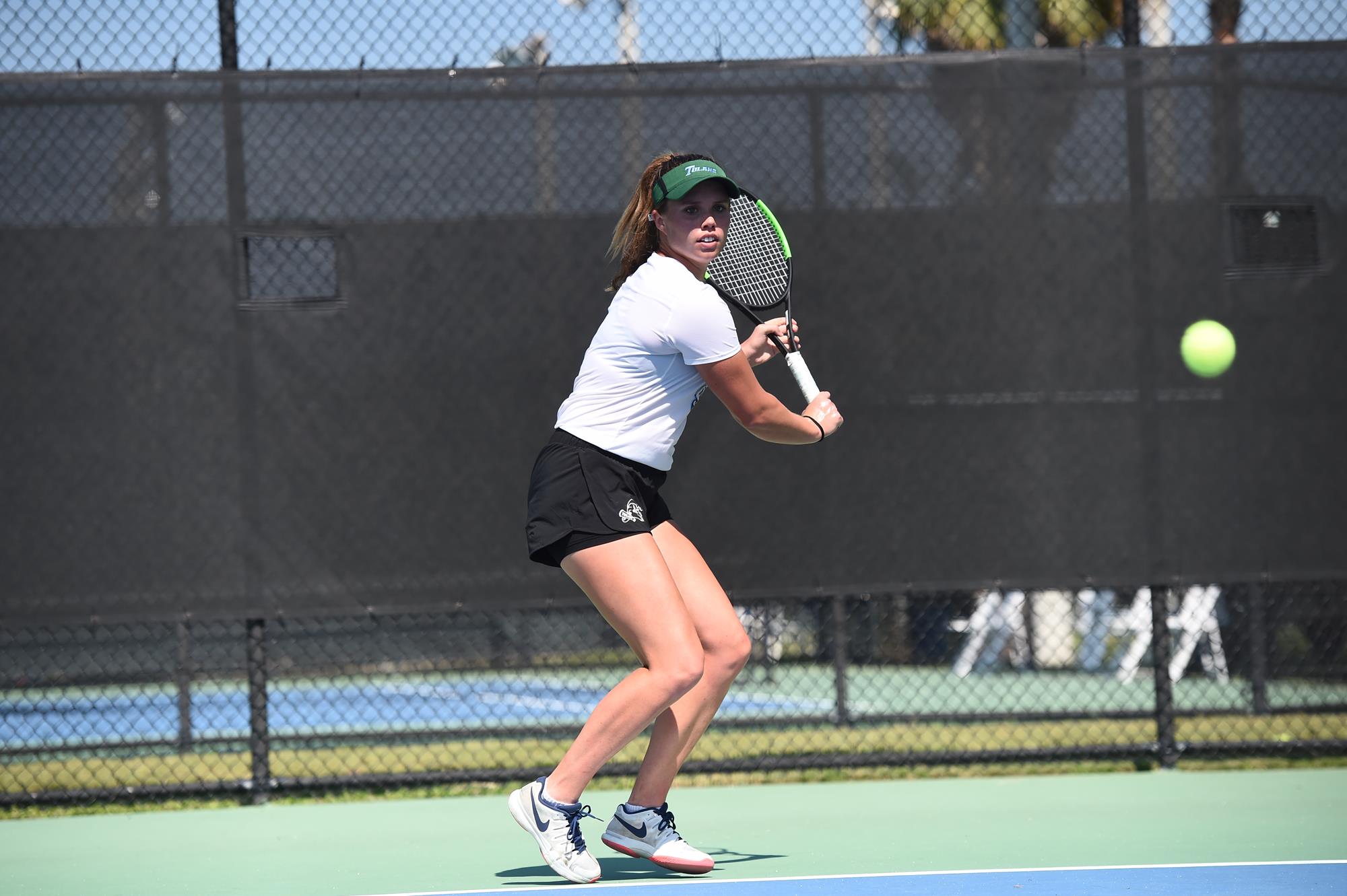 Elena Muller - Women's Tennis - Tulane University Athletics
