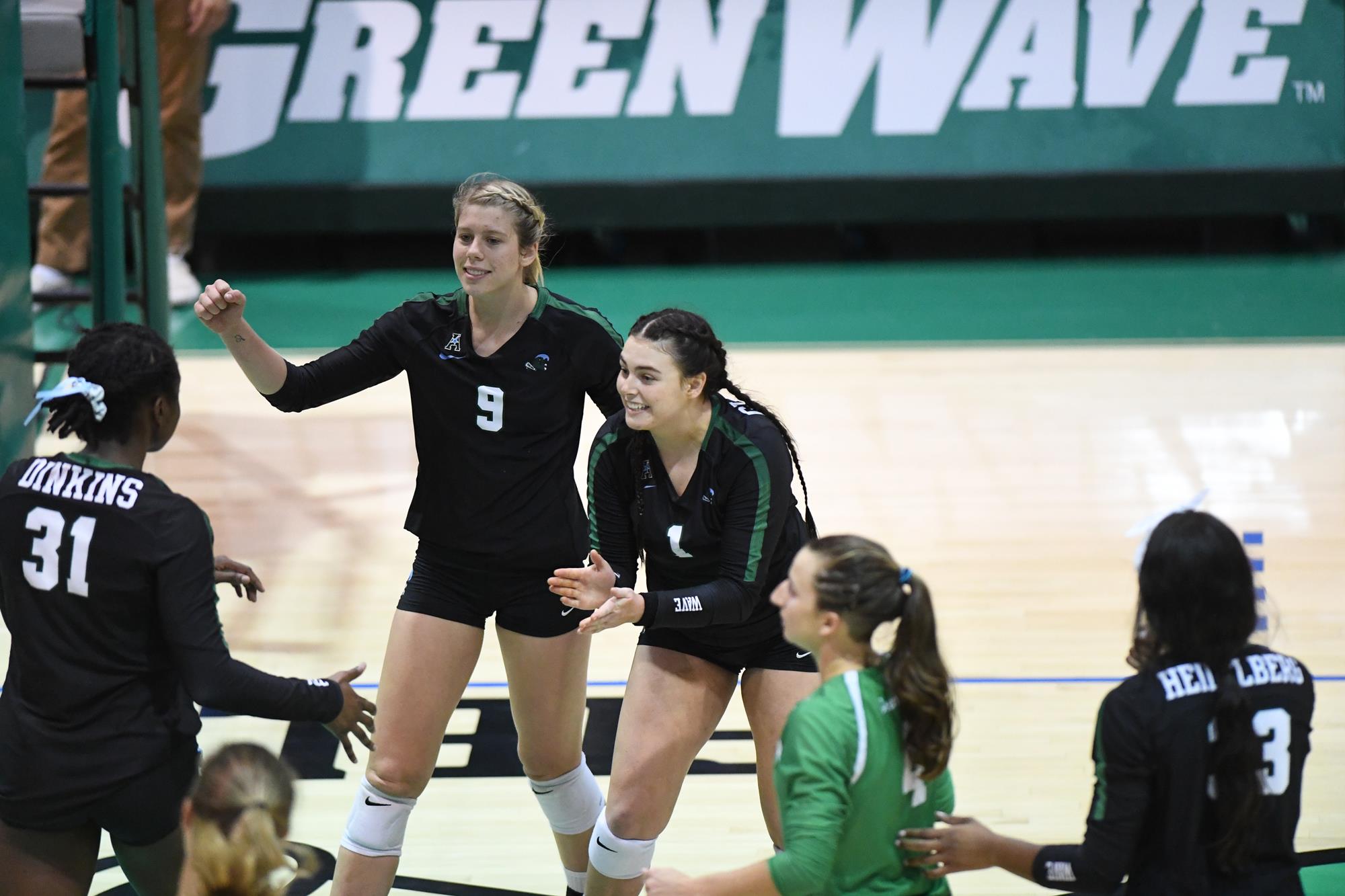 Volleyball Upends Tigers in Four Saturday - Tulane University Athletics