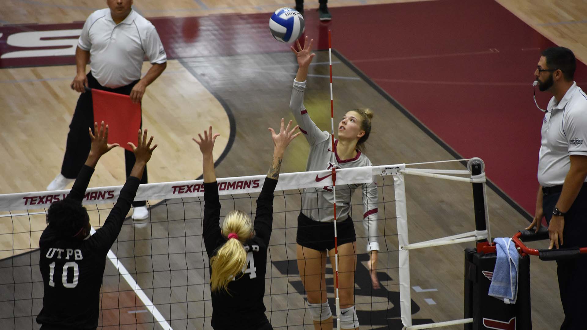 Pioneers fall to Falcons in five - Texas Woman's University Athletics
