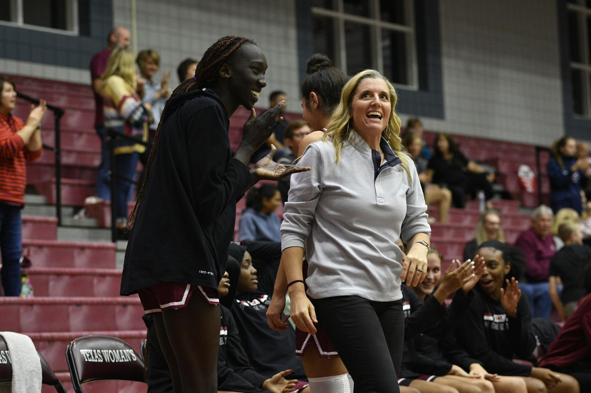 HISTORY! COACH BETH JILLSON RECORDS HER 200TH CAREER WIN, AS PIONEERS ...