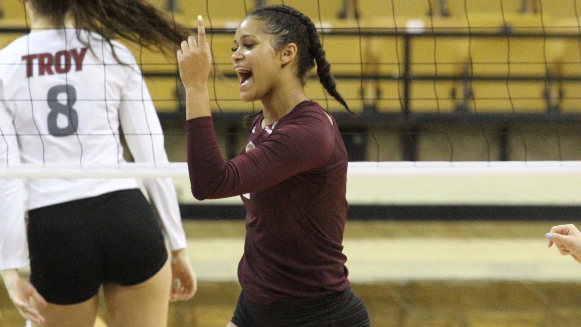 Bobcats stain Chanticleers' unblemished record in four-set battle ...