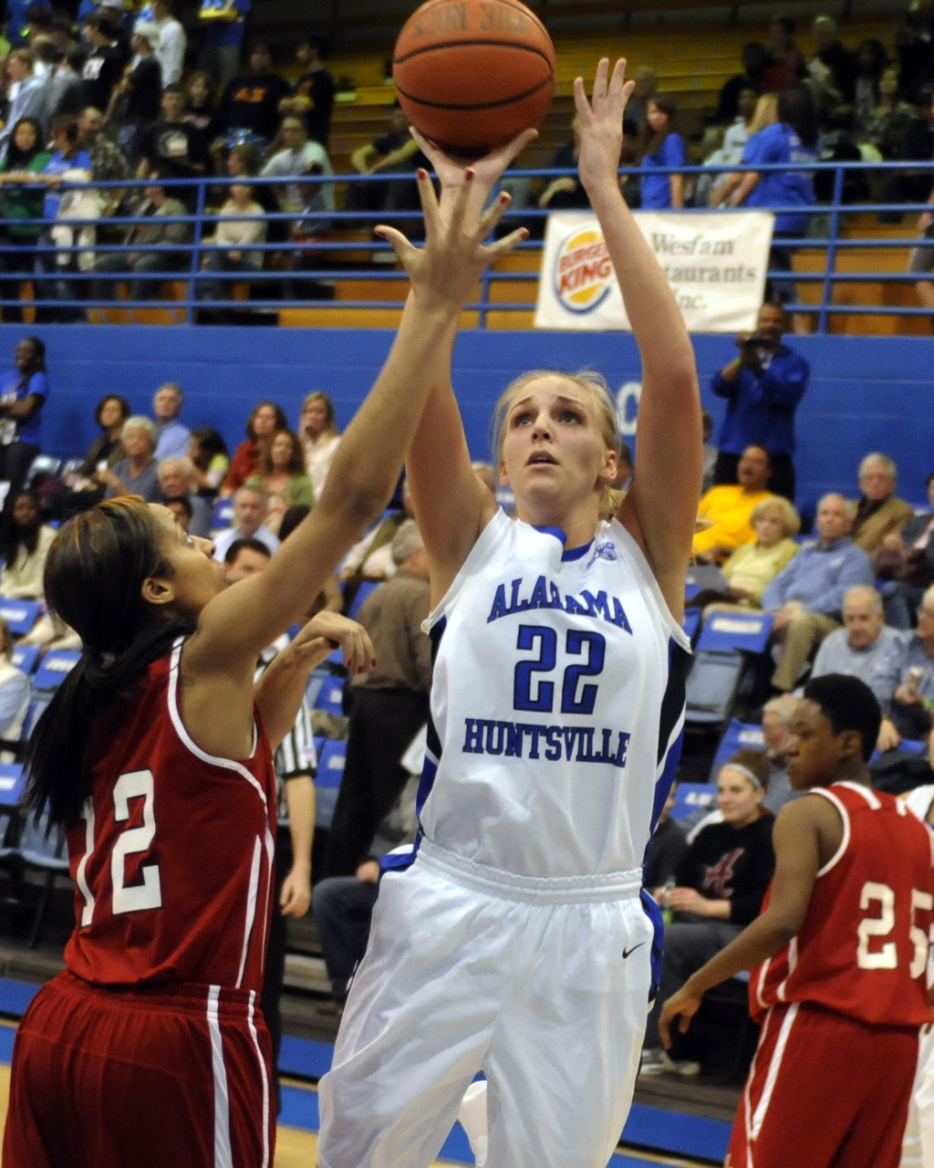 Bailee Robinson - Women's Basketball - UAH Athletics