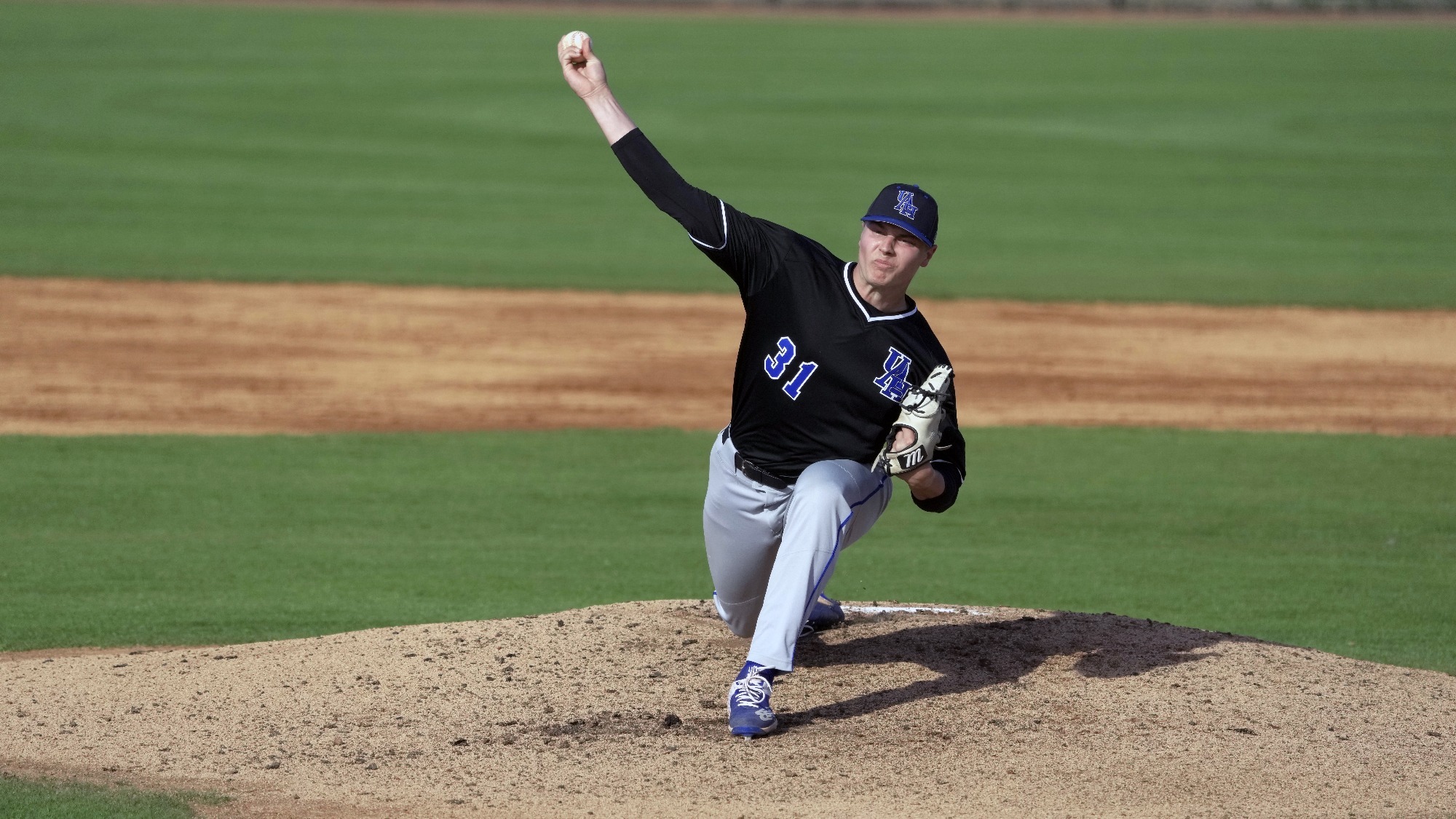 Stout Defense Leads Chargers to Fifth Straight Victory - UAH Athletics