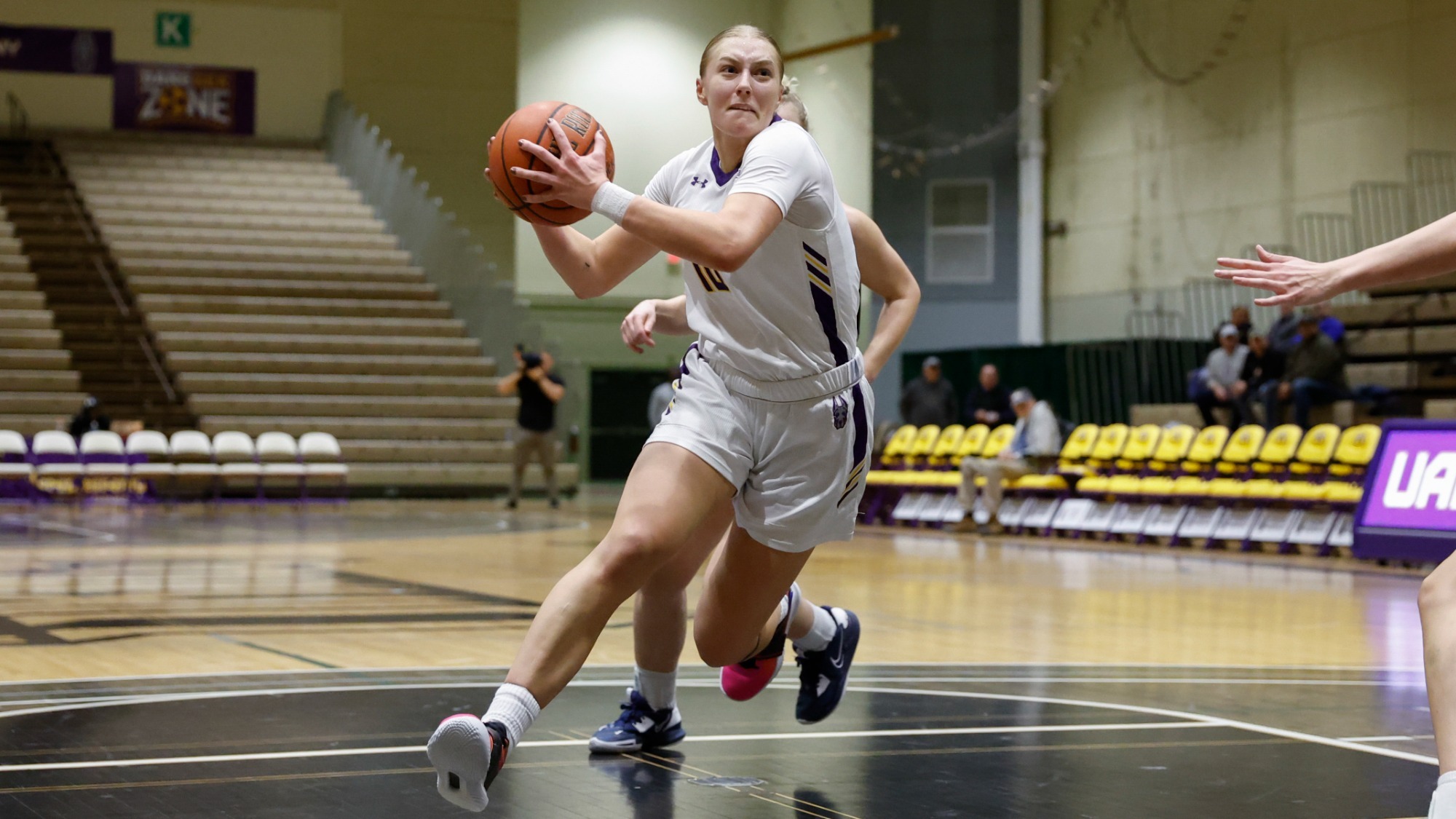 Ellen Hahne - 2022-23 - Women's Basketball - University at Albany Great ...