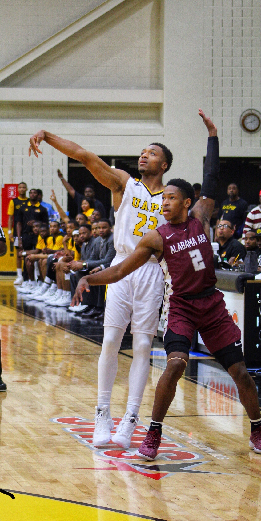 McKnight Hits Buzzer-Beater To Push Golden Lions Past Alabama A&M 50-49 - UA Pine Bluff Athletics