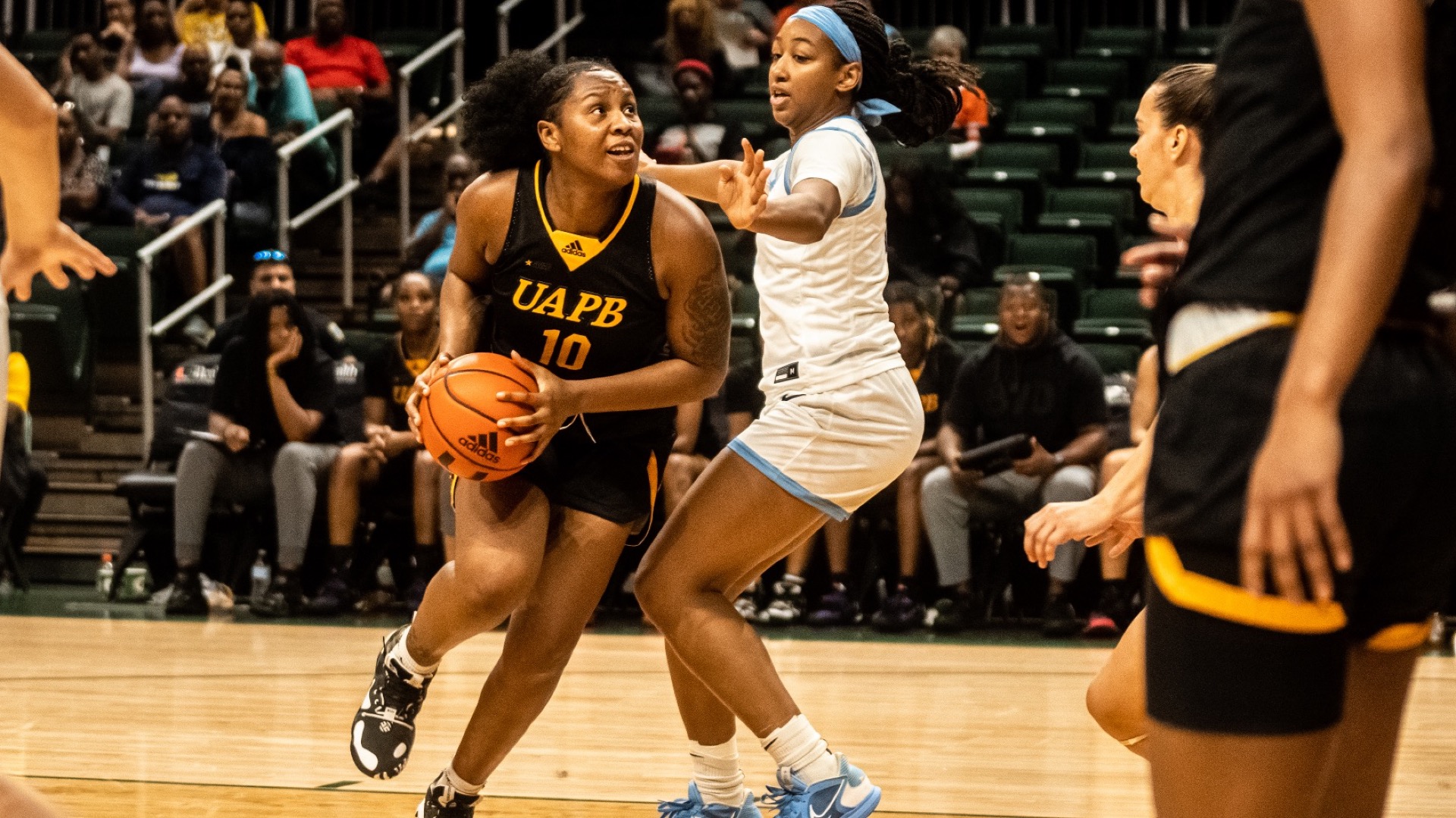 Azaria Robinson - Women's Basketball - UA Pine Bluff Athletics