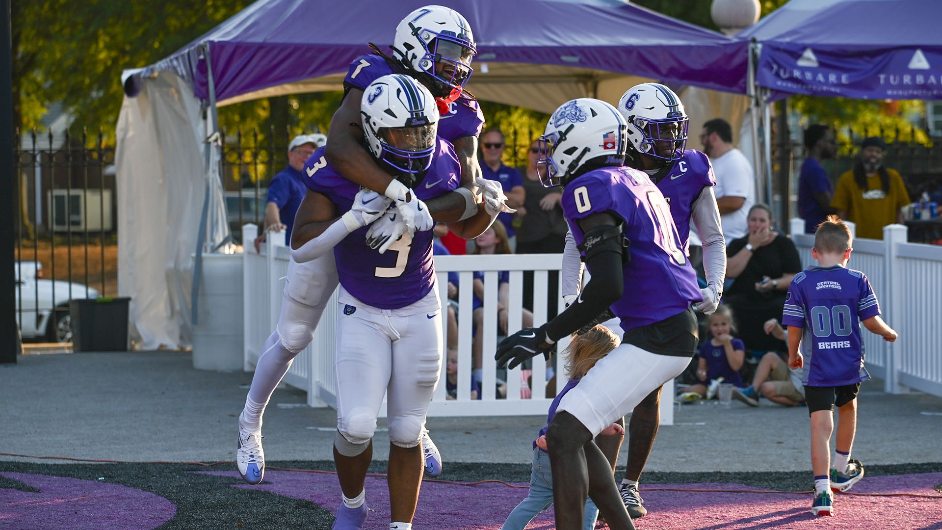 UCA FOOTBALL ADDS 38 NEW SIGNEES - University of Central Arkansas Athletics