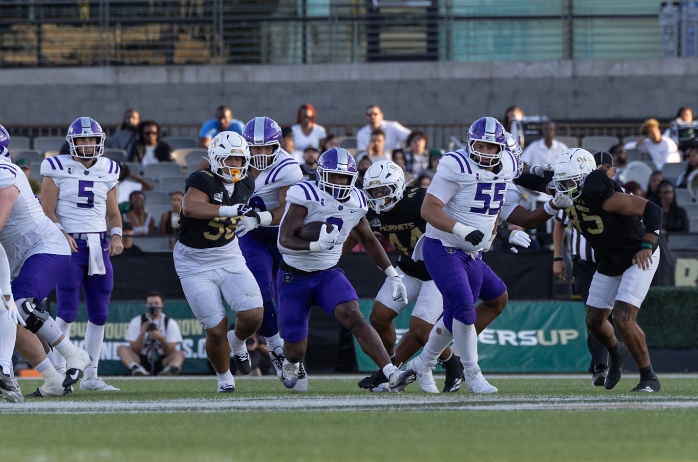 UCA FOOTBALL ADDS 38 NEW SIGNEES - University of Central Arkansas Athletics