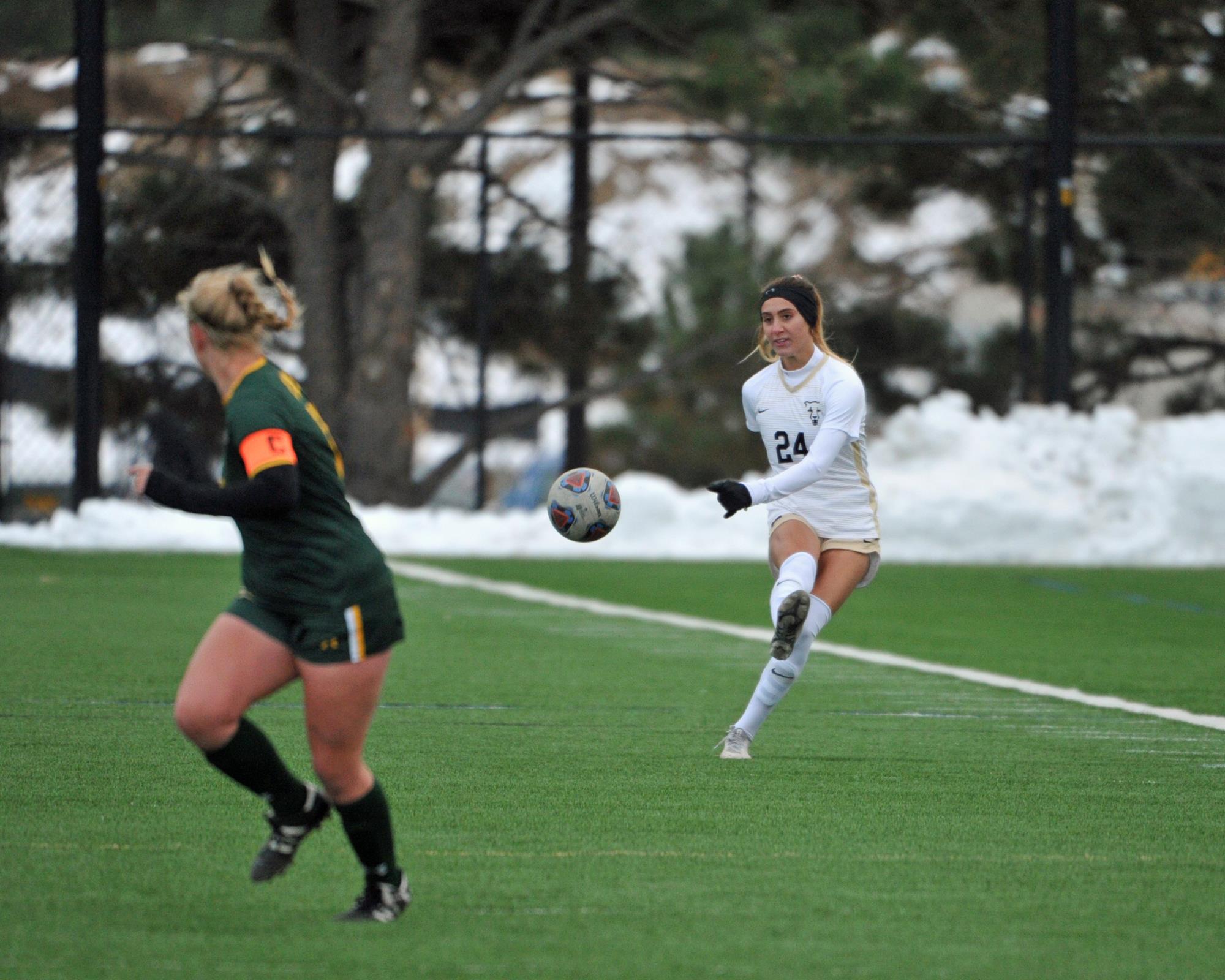 Fabiola Estrada - Women's Soccer - UCCS Athletics