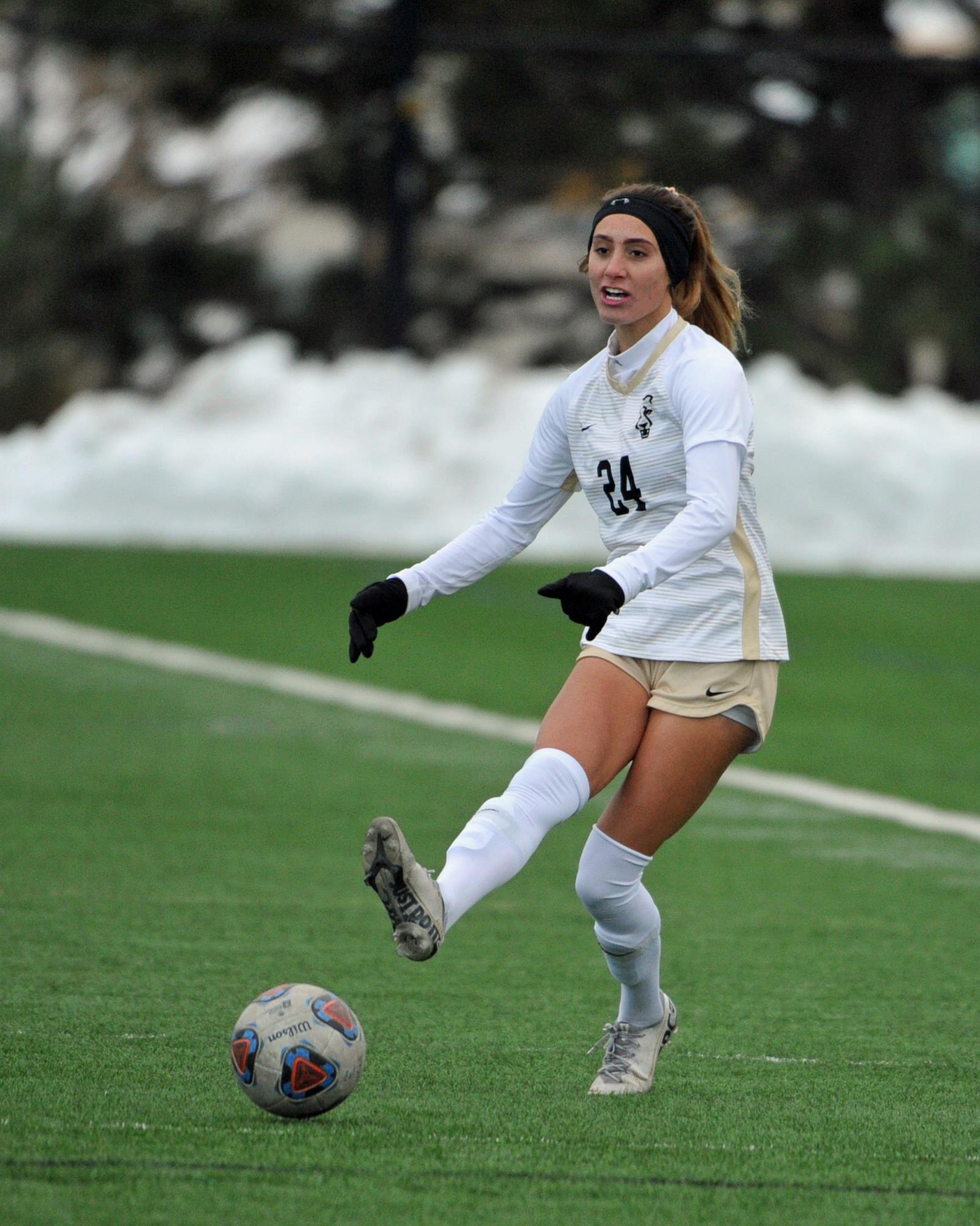 Fabiola Estrada - Women's Soccer - UCCS Athletics