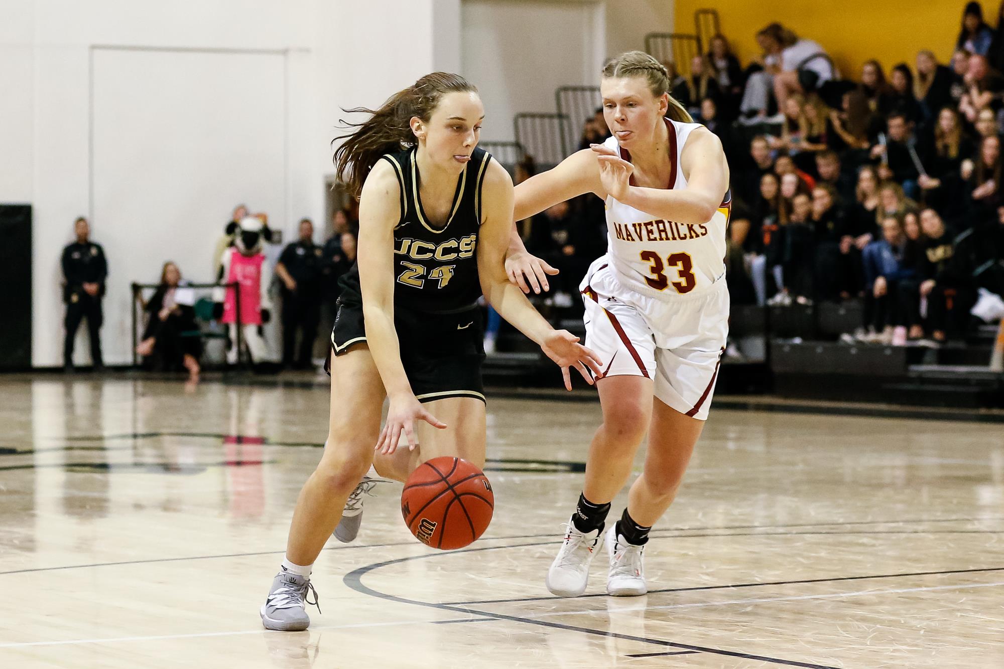 Elly Johnson - Women's Basketball - UCCS Athletics