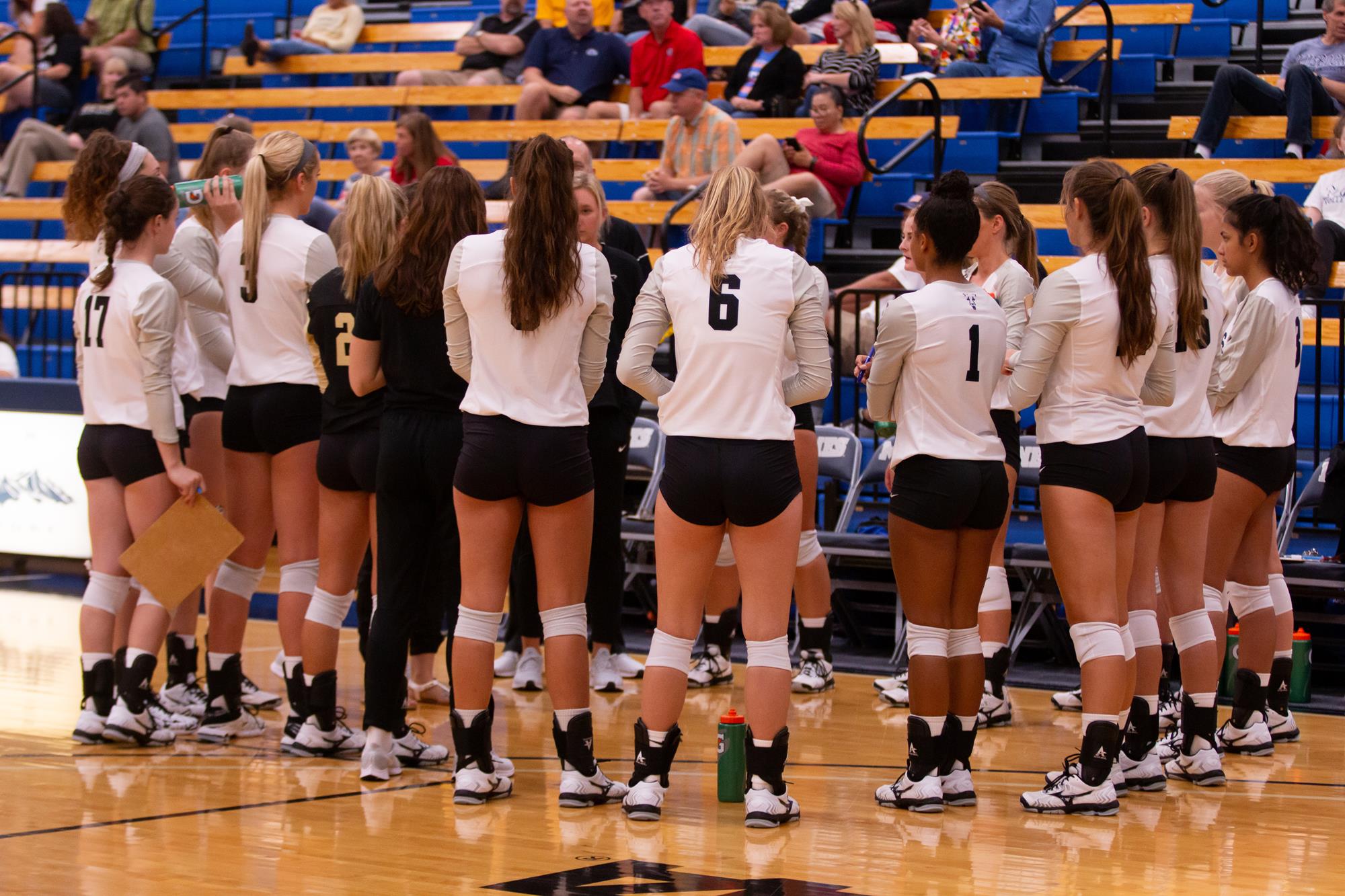 Volleyball Swept at No. 12 Regis - UCCS Athletics