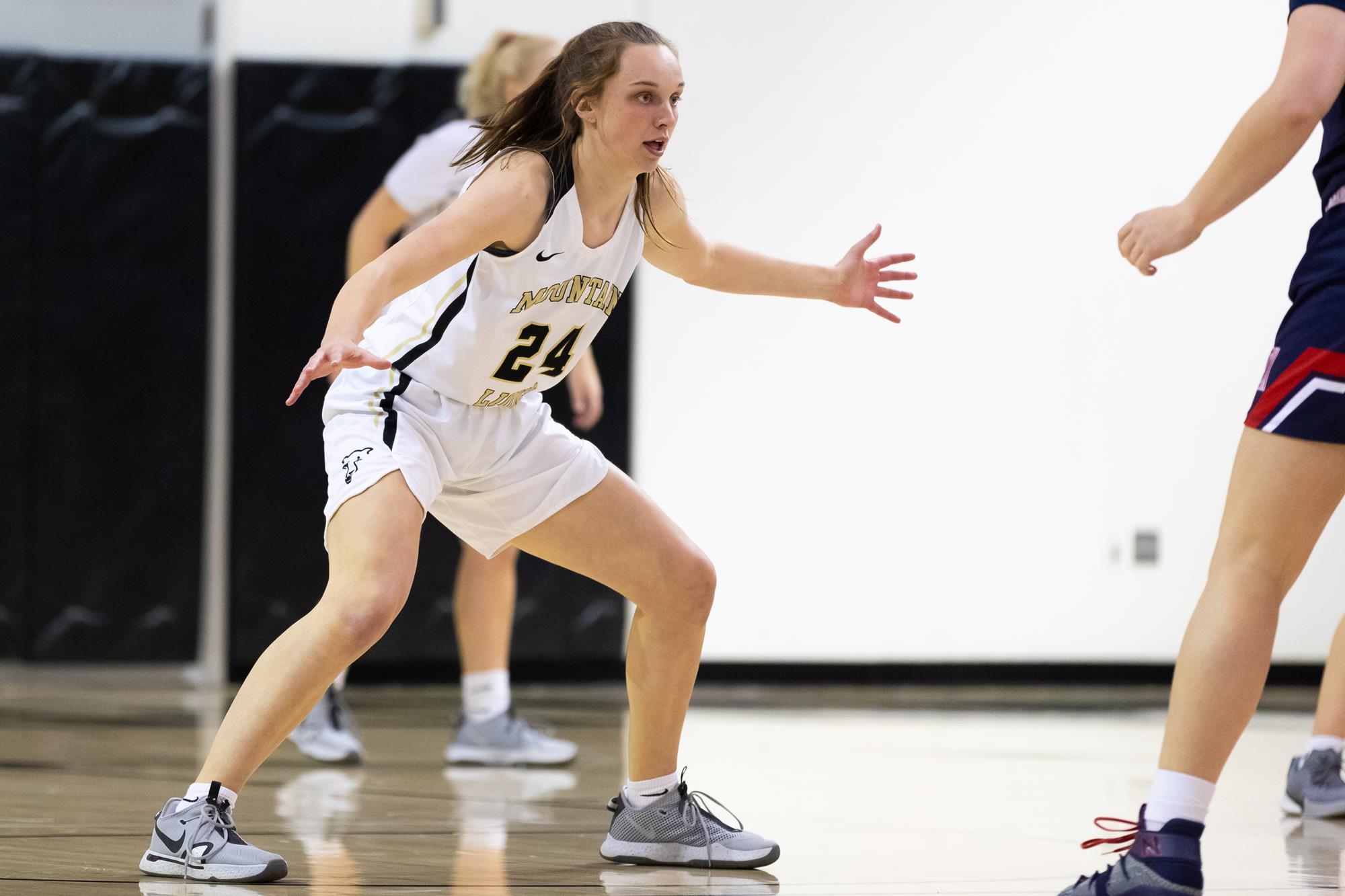 Elly Johnson - Women's Basketball - UCCS Athletics