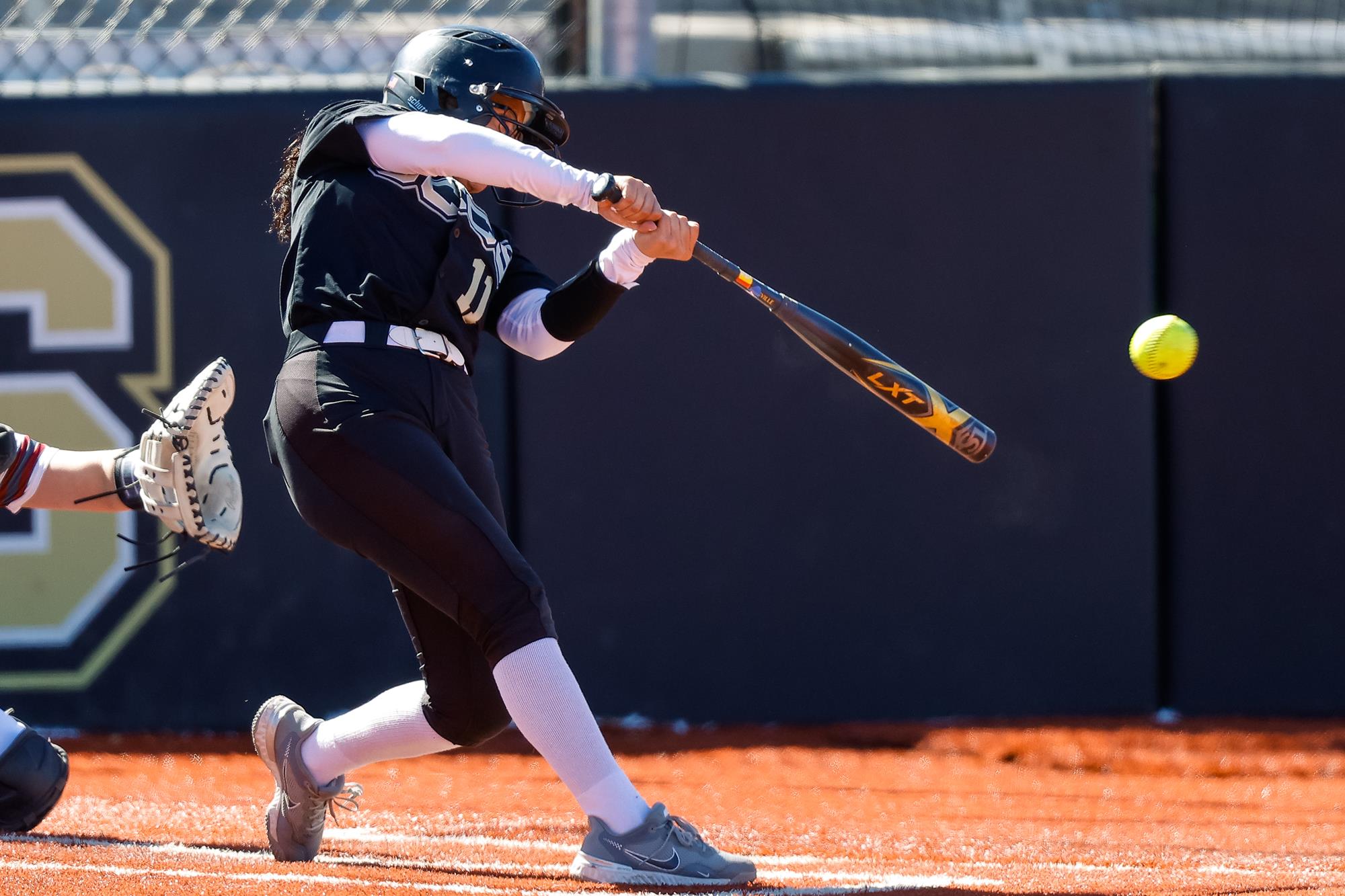 Softball Splits Sunday Doubleheader Against Roadrunners - UCCS Athletics