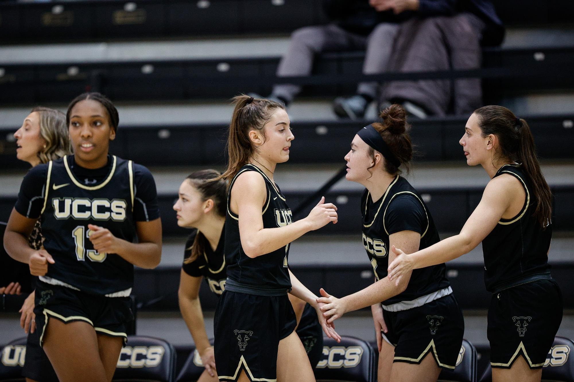 Gracie Haneborg - Women's Basketball - UCCS Athletics
