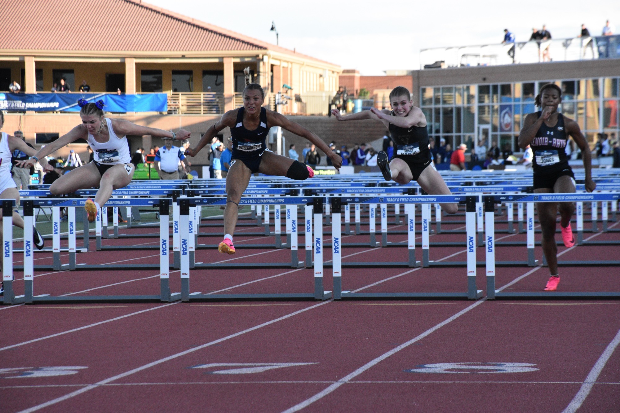 Patrick, Mosley Receive 2023-24 UCCS McLaughlin Award - UCCS Athletics