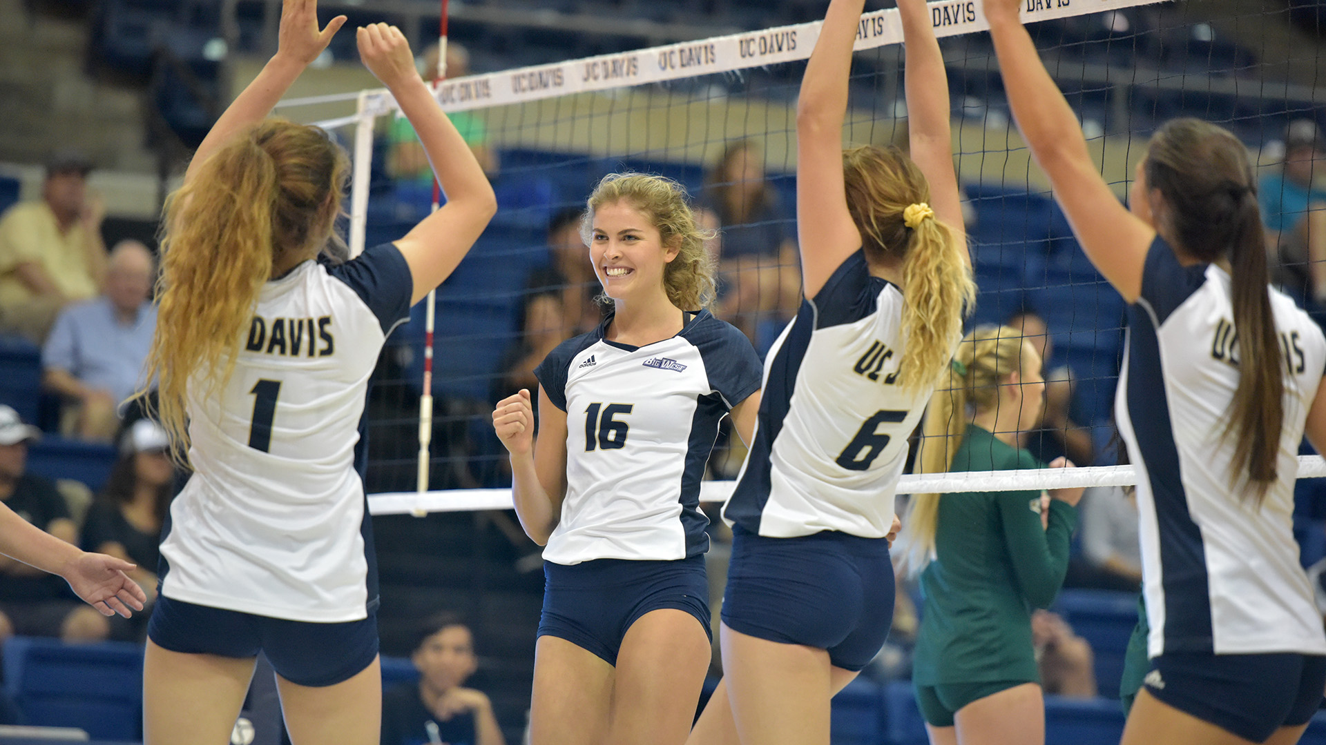 Anna Donald - Women's Volleyball - UC Davis Athletics