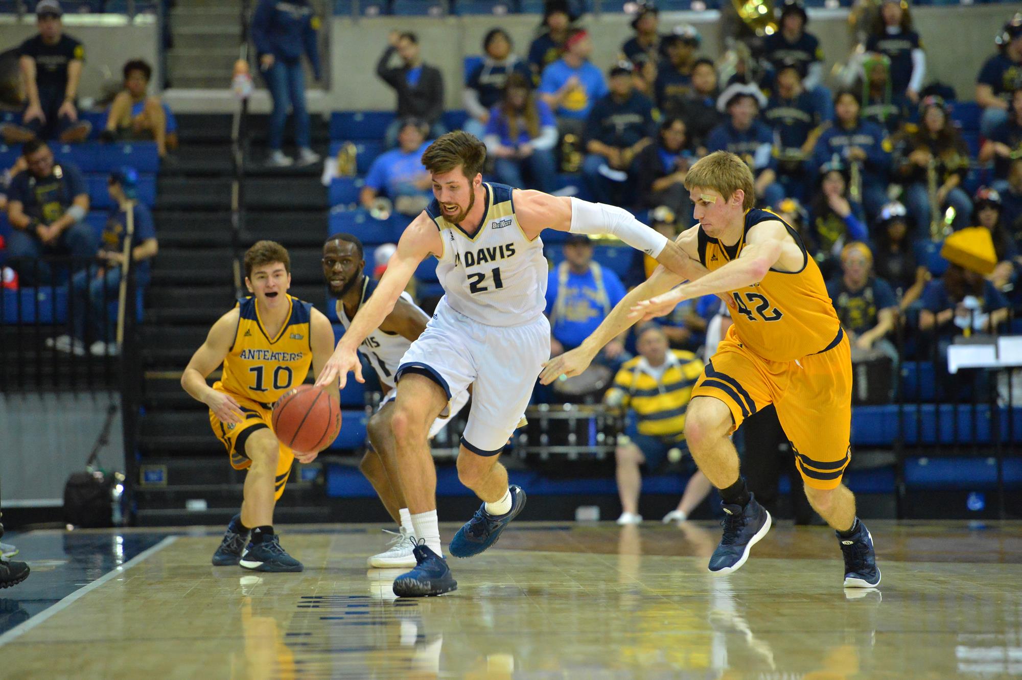 Colin Russell - Men's Basketball - UC Davis Athletics