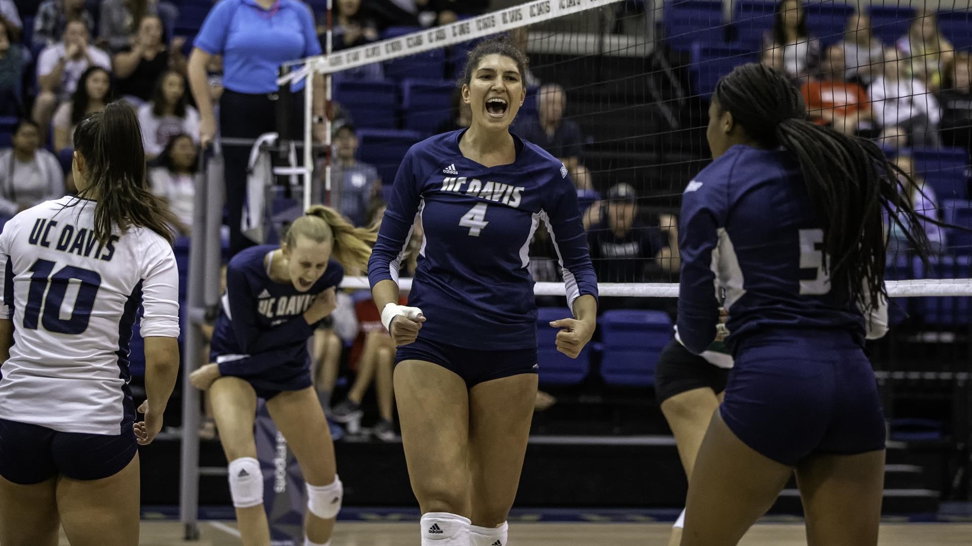 Aggies beat the Beach in five to sweep series - UC Davis Athletics