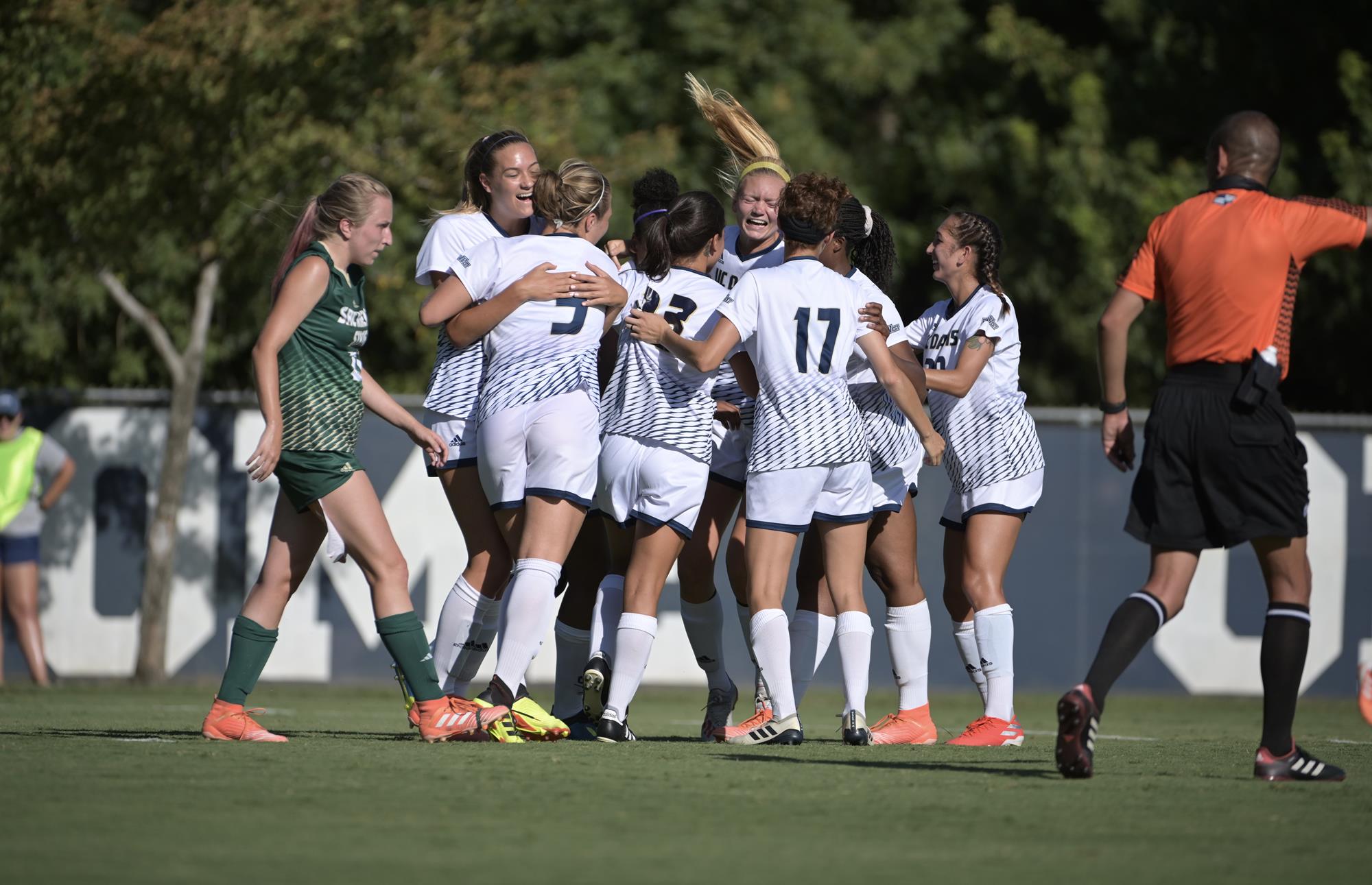 UC Davis cruises to 3-1 Causeway Cup win - UC Davis Athletics