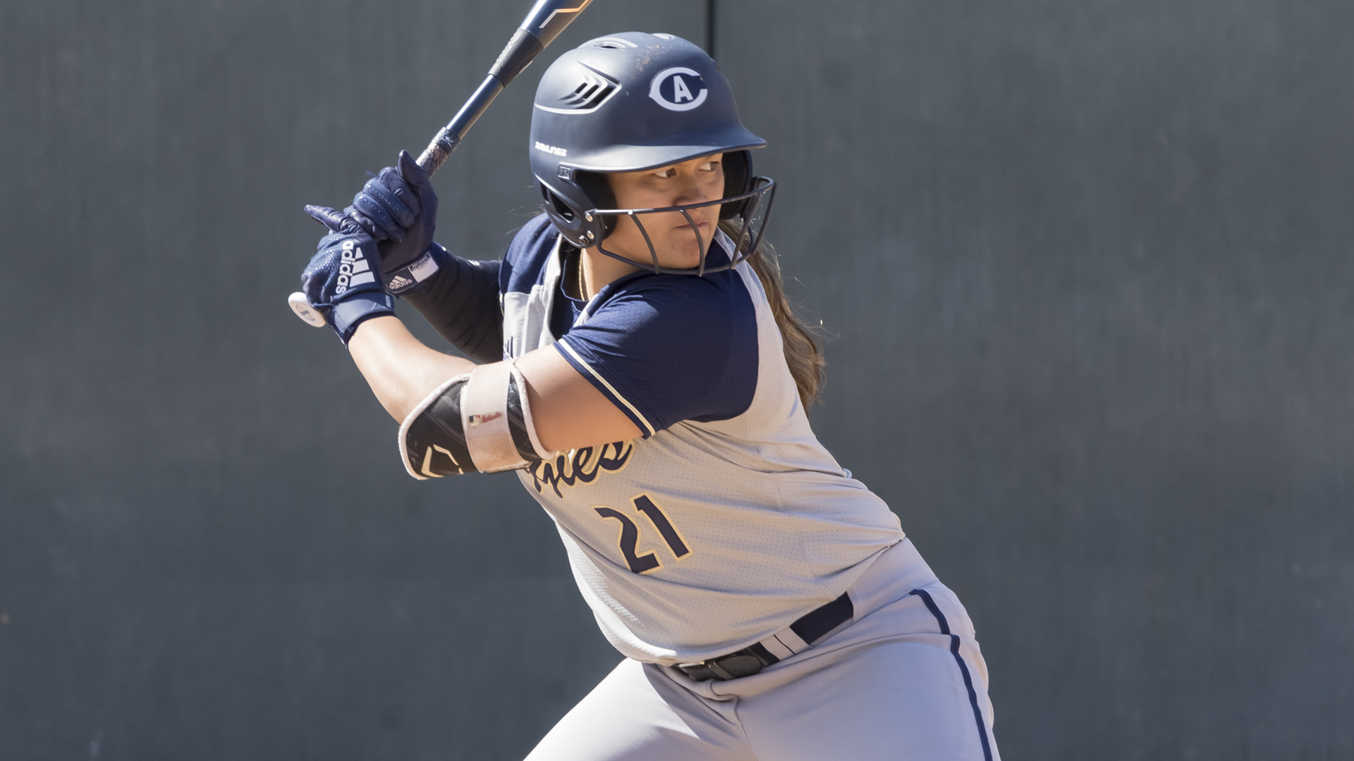 Isabella Leon - Softball - UC Davis Athletics