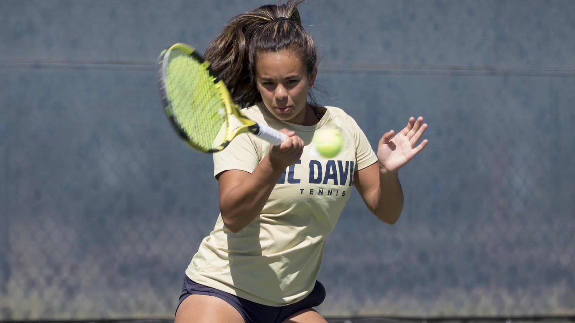 Carly Schwartzberg - Women's Tennis - UC Davis Athletics