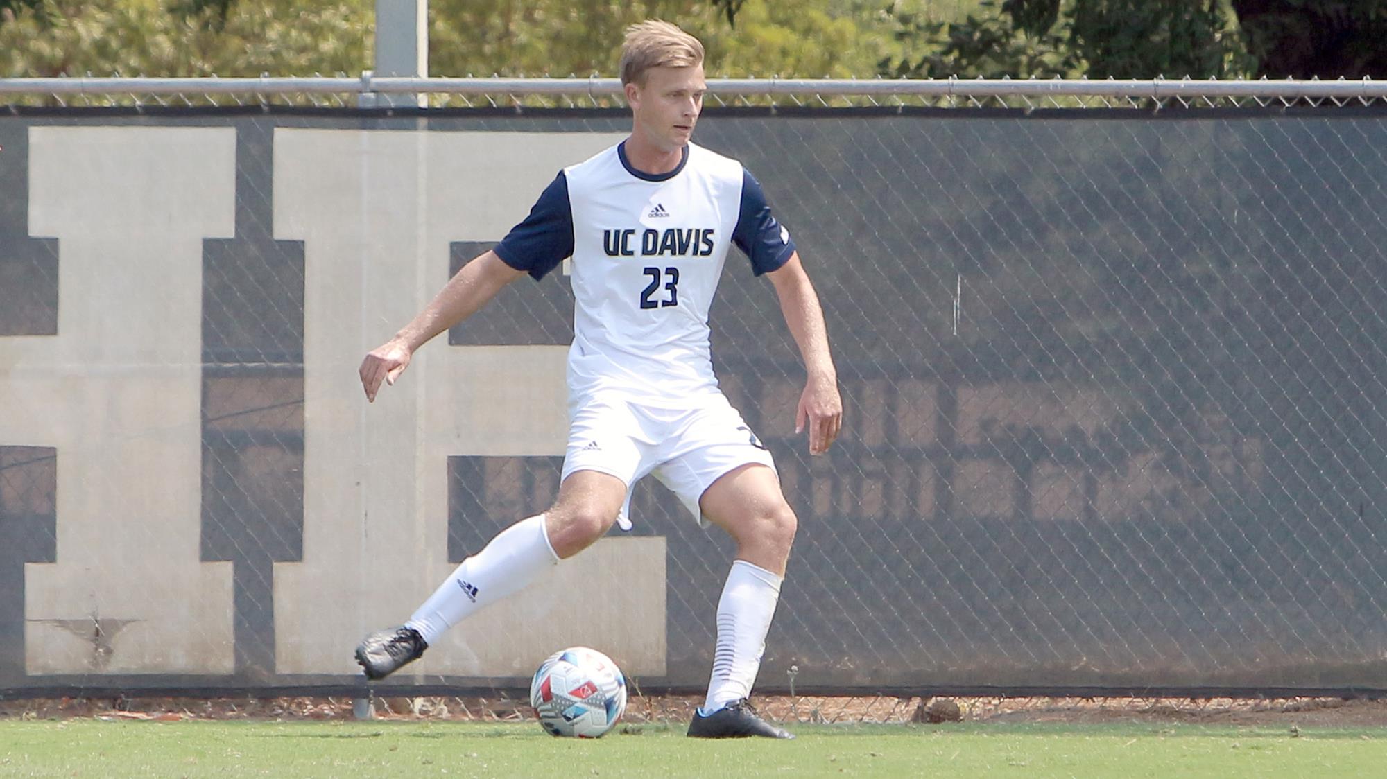 Connor Tipton - Men's Soccer - UC Davis Athletics