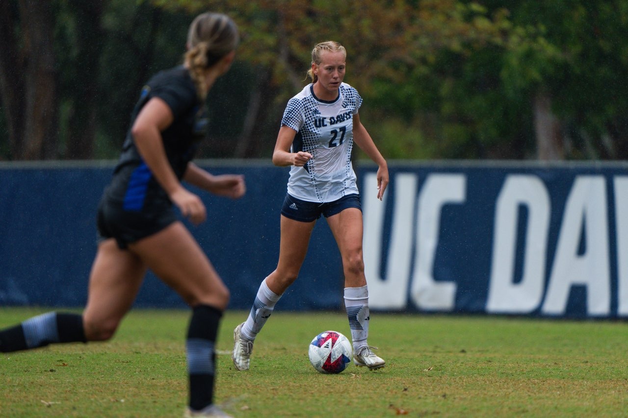 Vane Dazzles in Aggies Win Over UC Santa Barbara - UC Davis Athletics