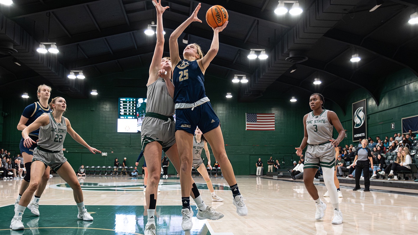 Norris' Career Night Powers UC Davis Past Sacramento State, 79-57 - UC ...