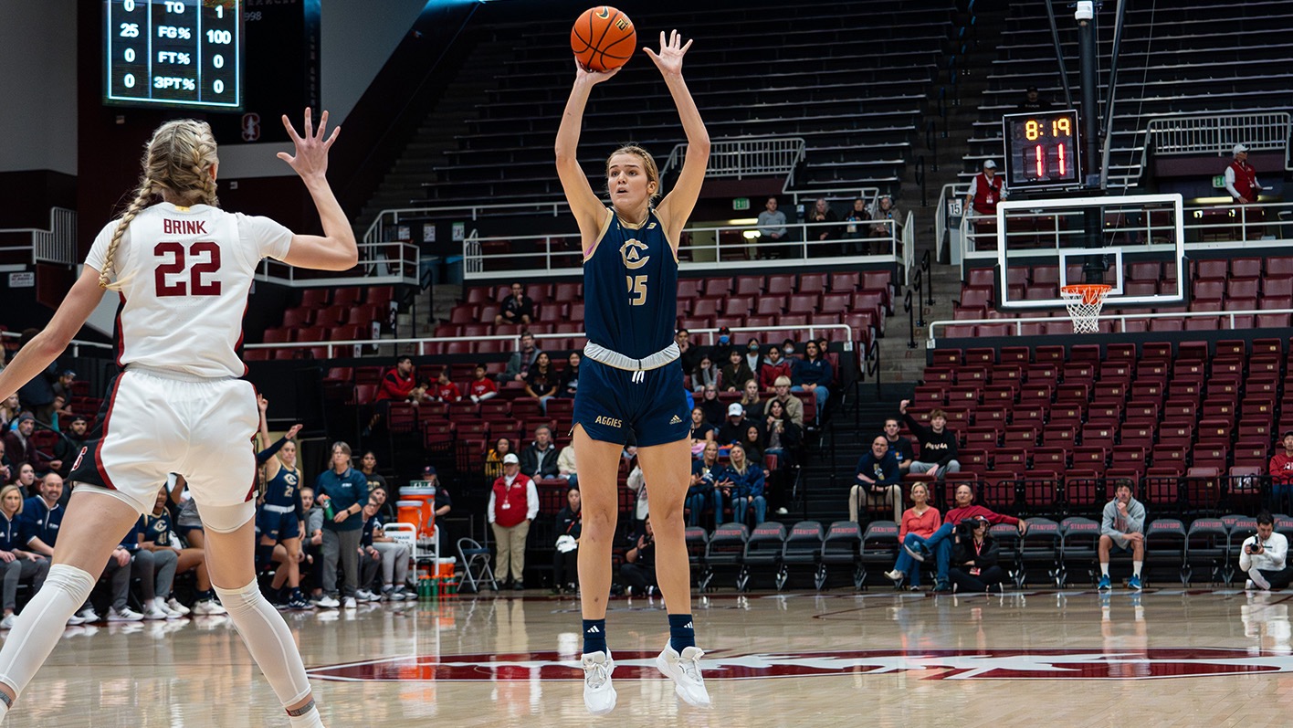 UC Davis Wraps Up Nonconference Play at No. 9 Stanford - UC Davis Athletics
