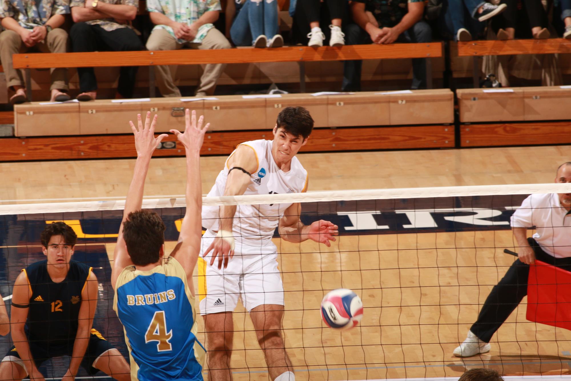 Andrew Benz - Men's Volleyball - UCI Athletics