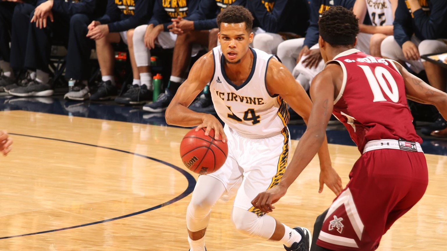 Leonard's 30 Fuels Road Rivalry Comeback, 75-68 - UCI Athletics
