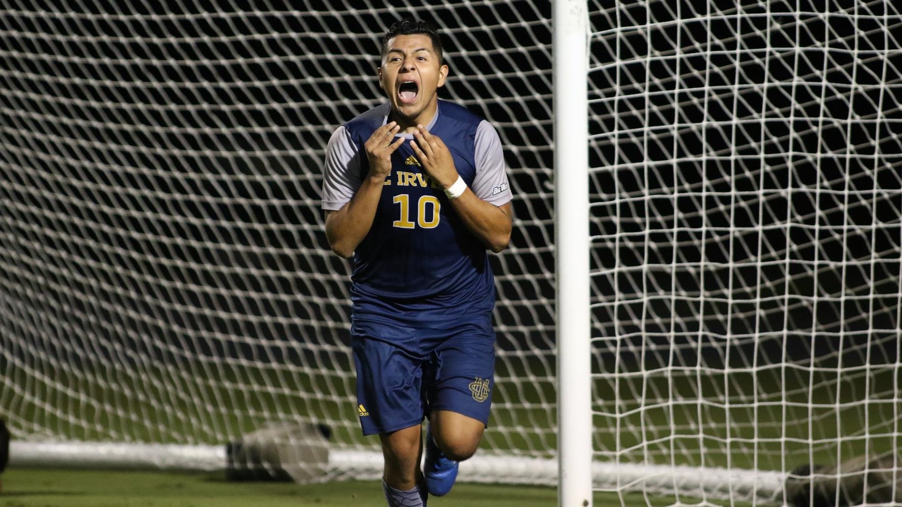 Ivan Canales - Men's Soccer - UCI Athletics